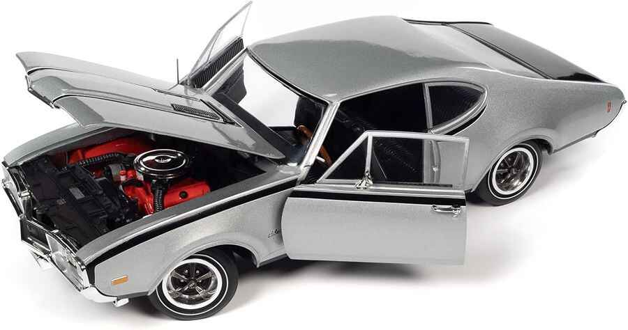 Auto World American Muscle 1968 Oldsmobile Cutlass Hurst Olds 2-Door ...